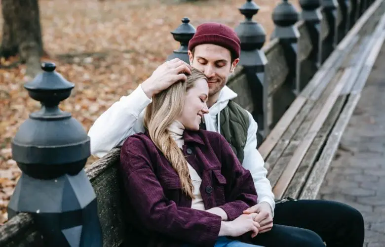 Dating vs. Hanging Out: Figuring Out The Difference